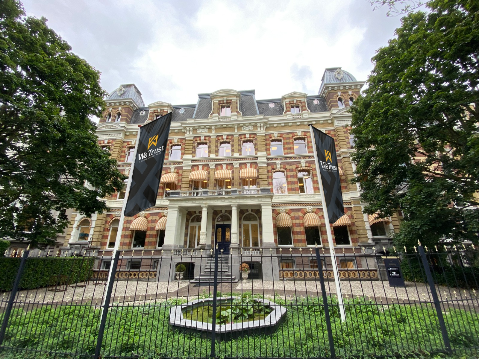 [Over] ons. - We-Trust